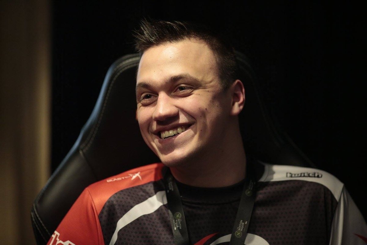 Playing Dota at 8K MMR | SteelSeries