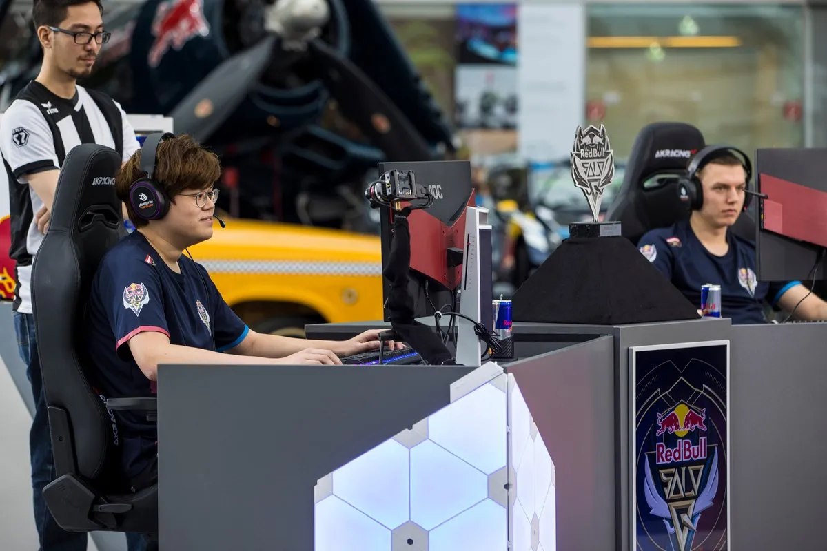SteelSeries x Red Bull Solo Q: How to Apply | SteelSeries